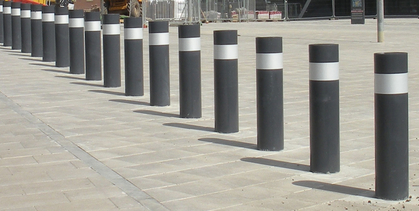 Scimitar 75/40 PAS68 Bollards impact rated static bollards