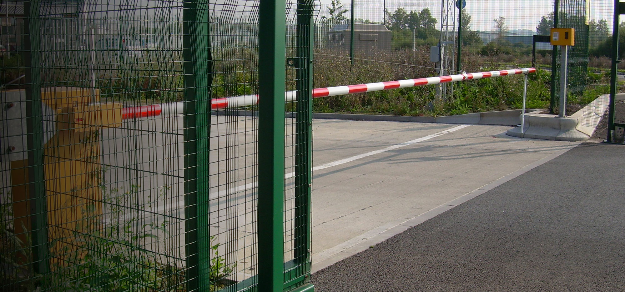 Industrial & Commercial - Avon Barrier