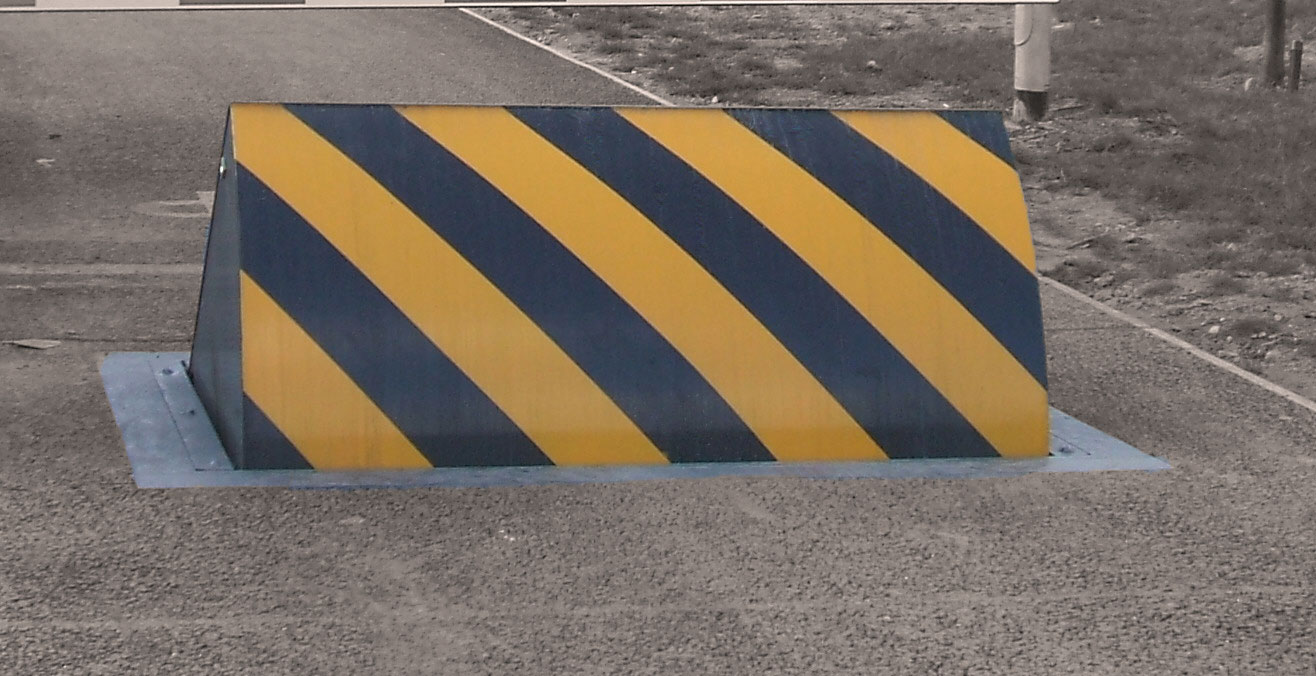 Avon RB700 Road Blocker - Avon Barrier